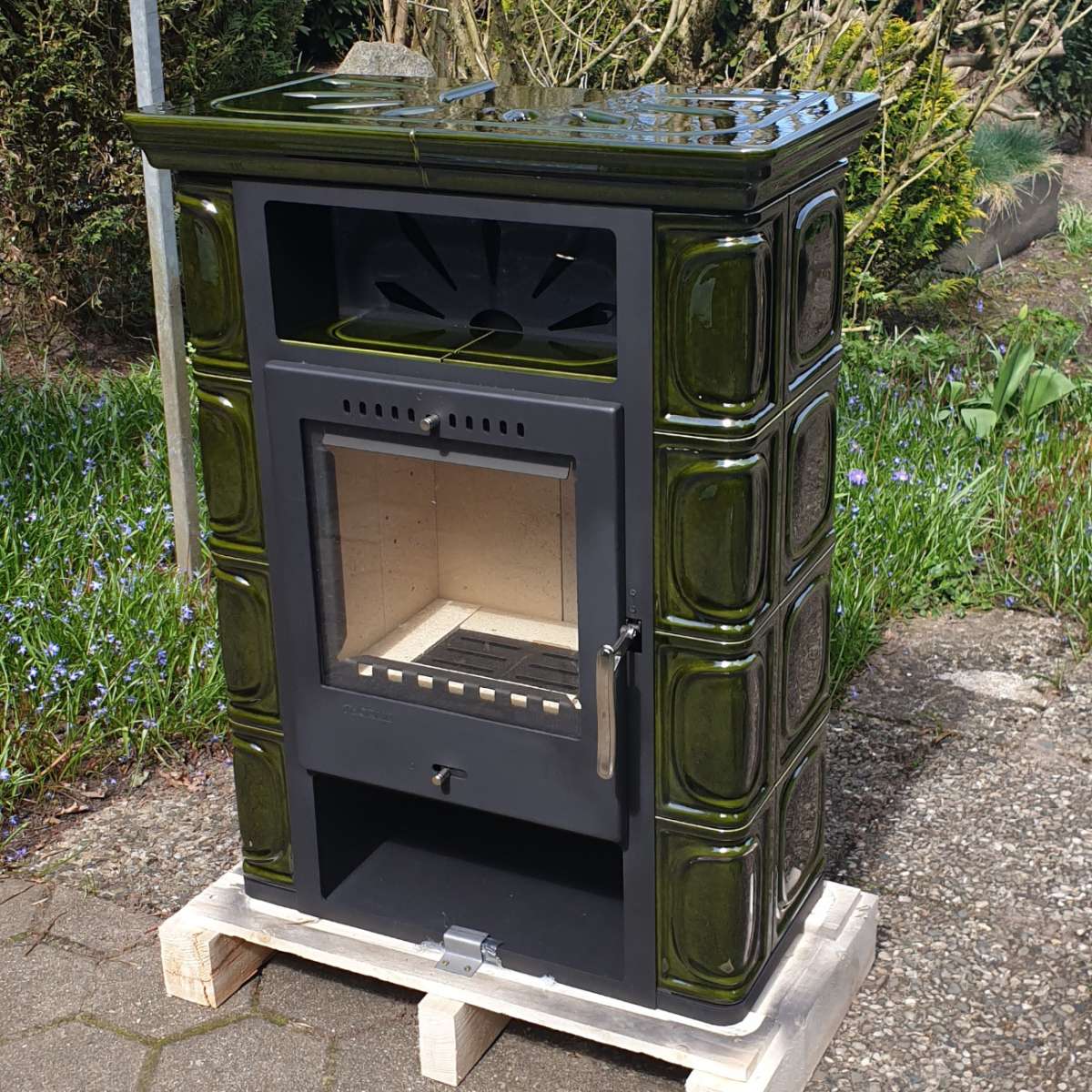 Thorma Borgholm Top Olivgrün Kachel Kaminofen 7kW